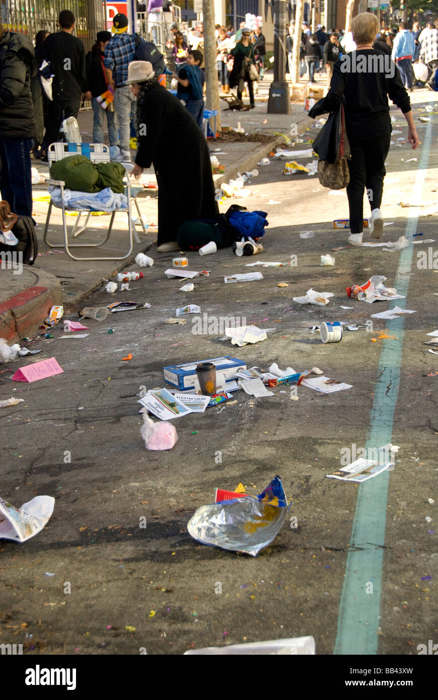 Parade trash hi-res stock photography and images - Alamy