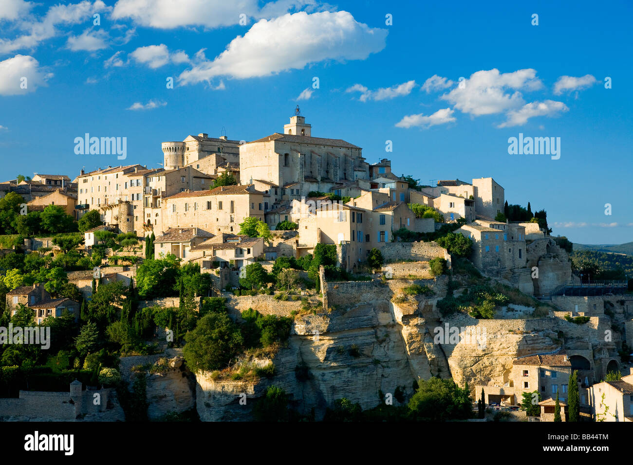Village gordes vaucluse france hi-res stock photography and images - Alamy