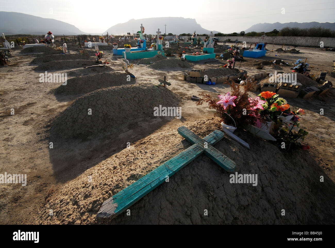 A graveyard at Icamole. Nuevo Leon, Mexico Stock Photo - Alamy