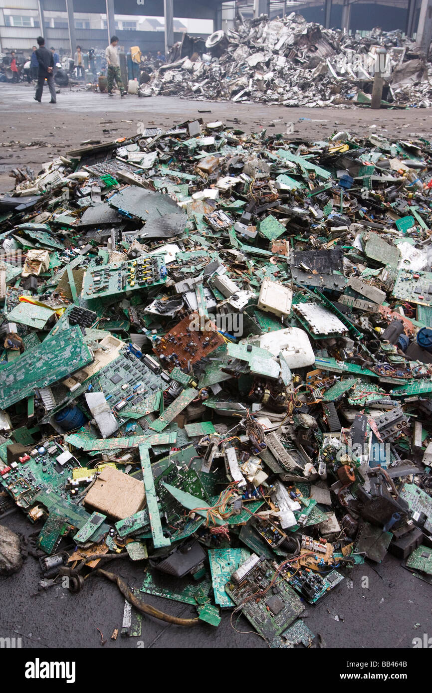 Scrap yards hi-res stock photography and images - Alamy