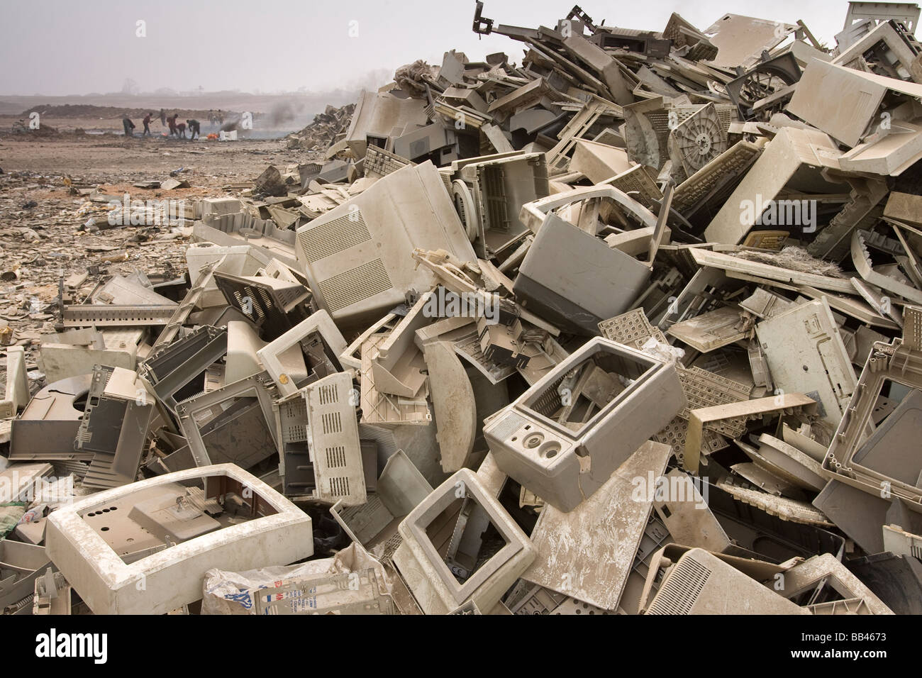 E waste ghana hi-res stock photography and images - Alamy