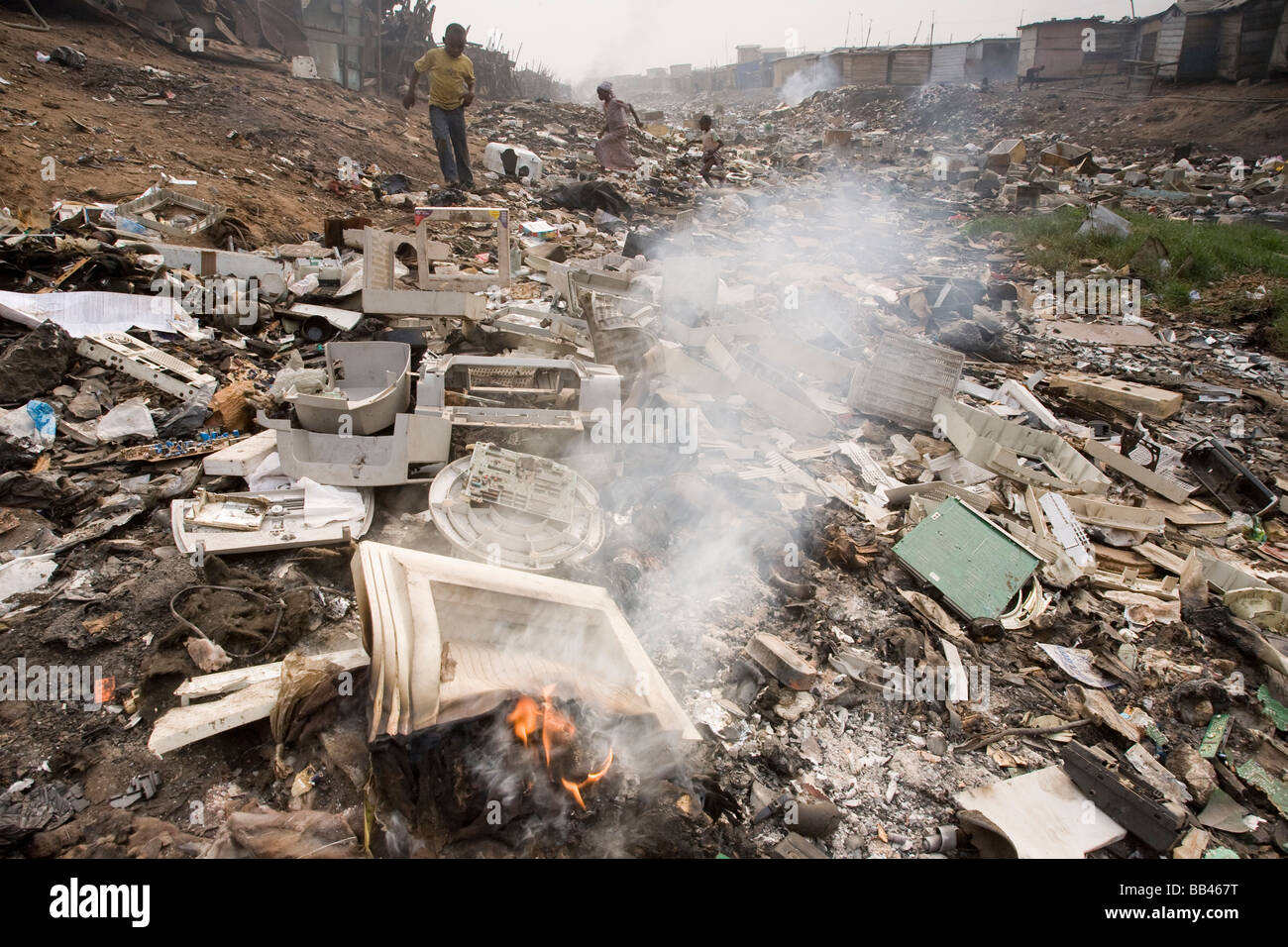 Computer dumping in Accra, Ghana Stock Photo - Alamy