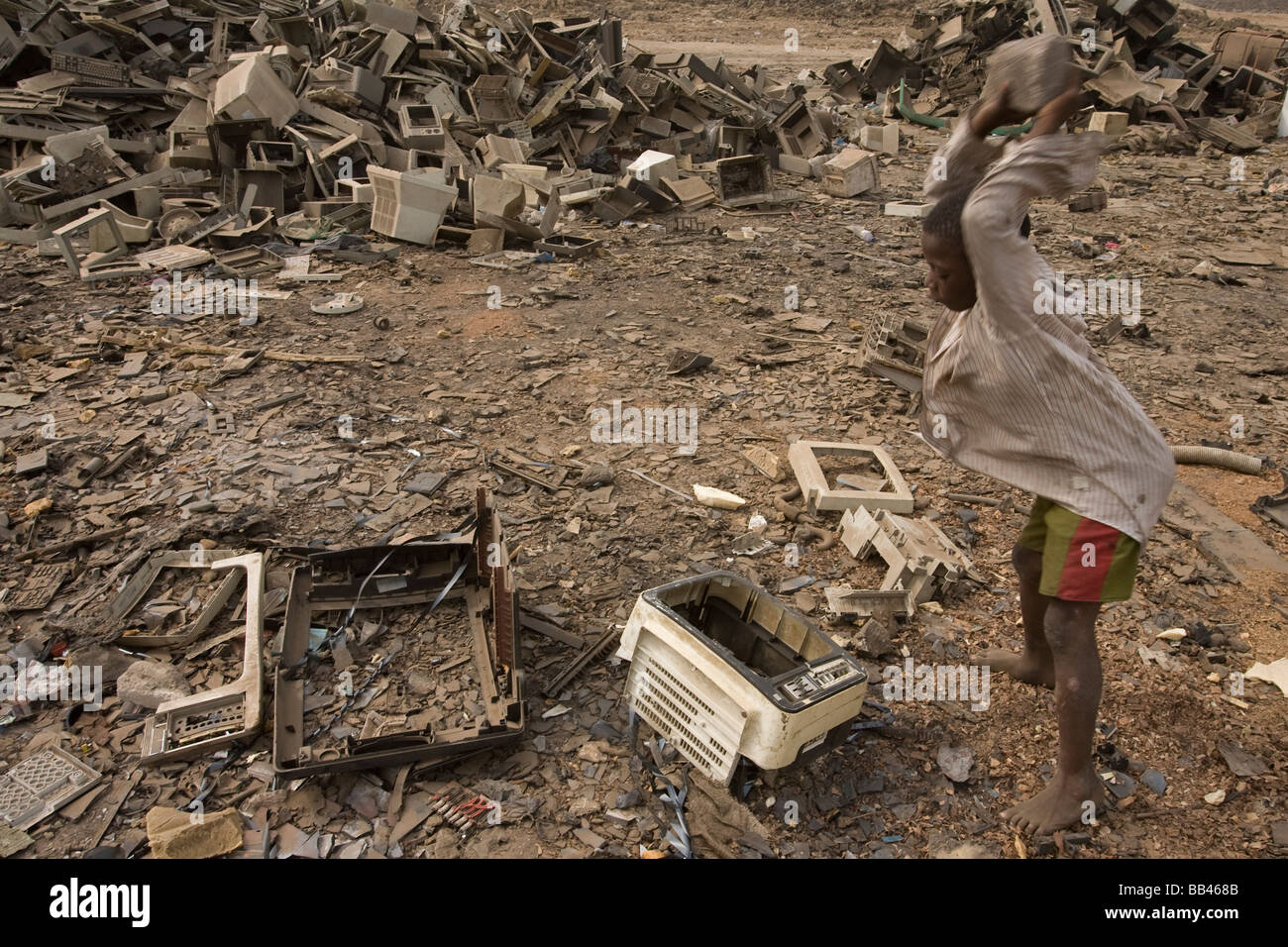 E waste ghana hi-res stock photography and images - Alamy