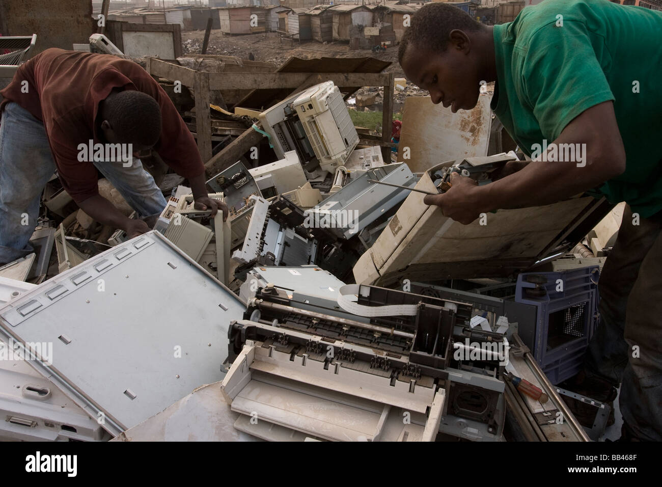 Computer dumping in Accra, Ghana Stock Photo - Alamy