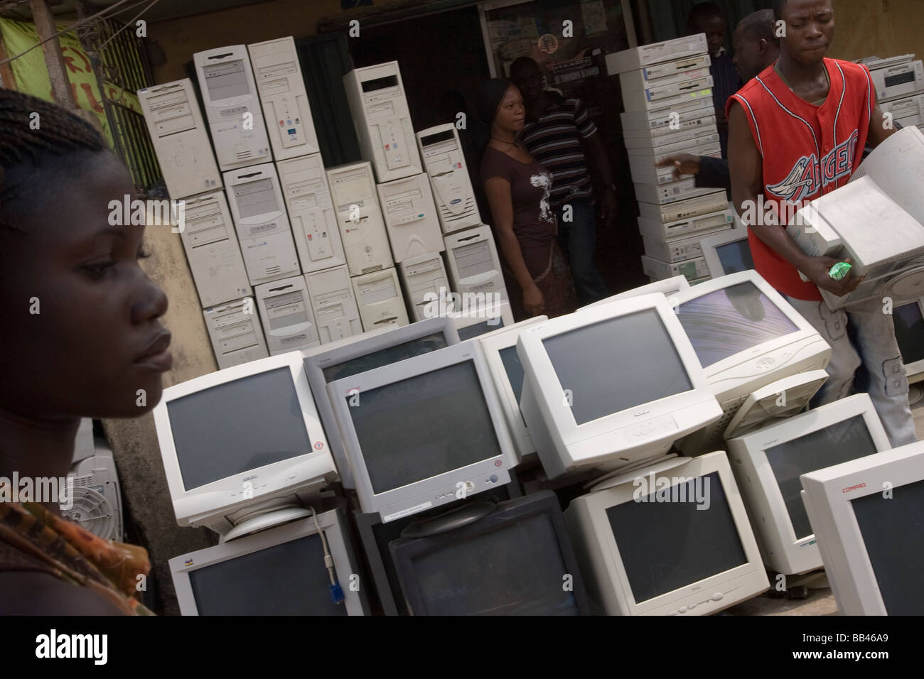 Computer dumping in Lagos, Nigeria Stock Photo - Alamy