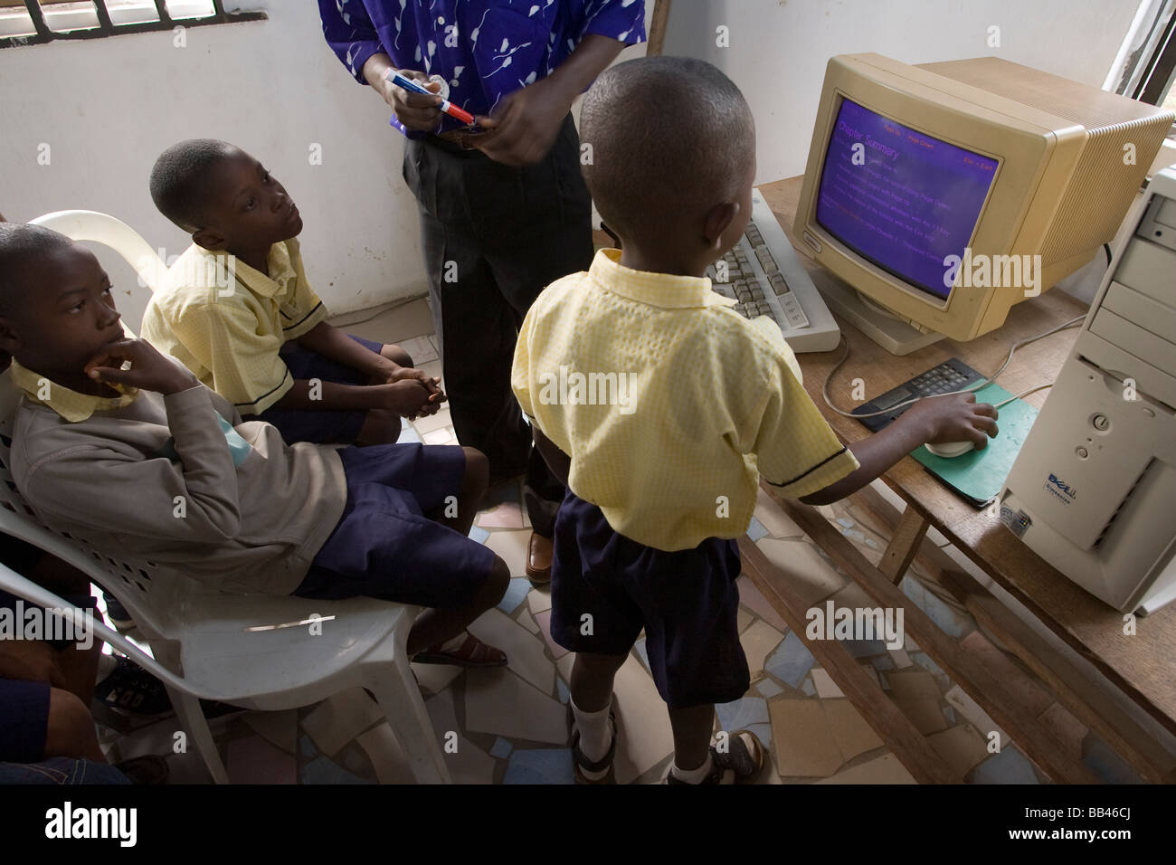 Africa school computer hi-res stock photography and images - Alamy