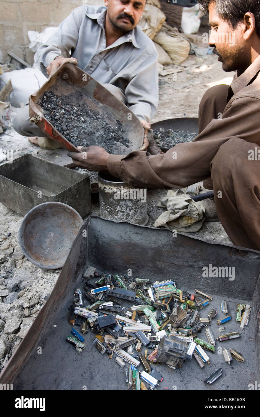 Karachi pakistan pollution hi-res stock photography and images - Alamy