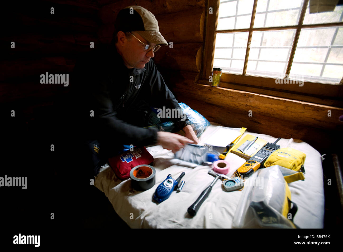 Man sorting tools hi-res stock photography and images - Alamy