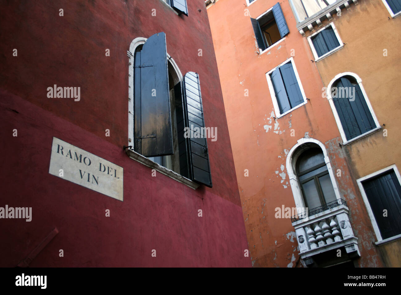 Venice: facade 3-orange & red Stock Photo - Alamy