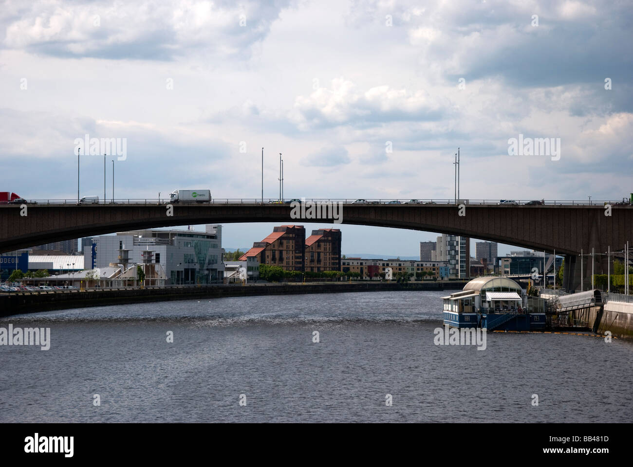 The Kingston Bridge & Renfrew Ferry Glasgow Stock Photo - Alamy