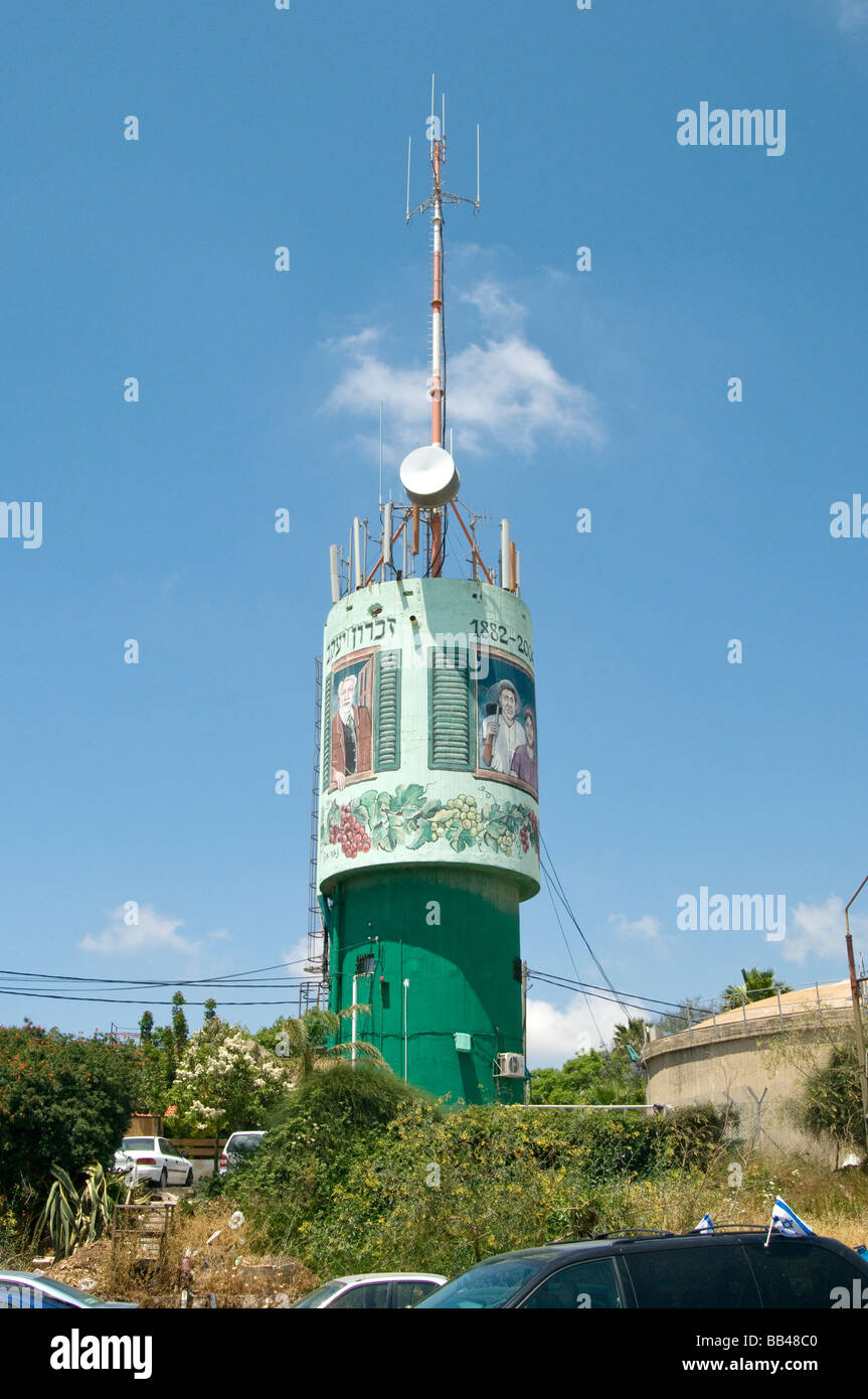 Green tiled tower hi-res stock photography and images - Alamy