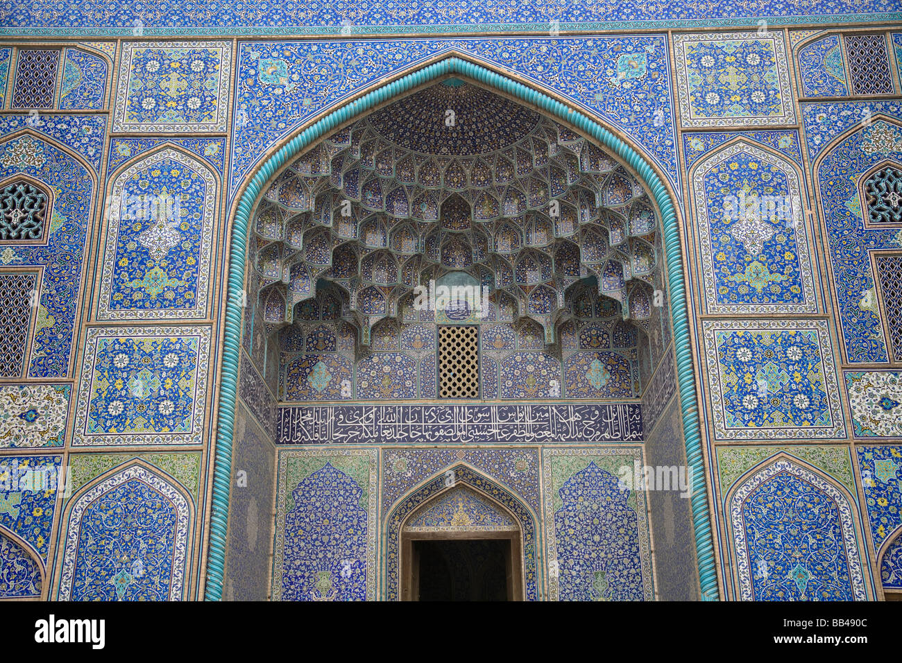 Blue tiled mosque Sheikh Lotfollah in Esfahan, Iran Stock Photo - Alamy