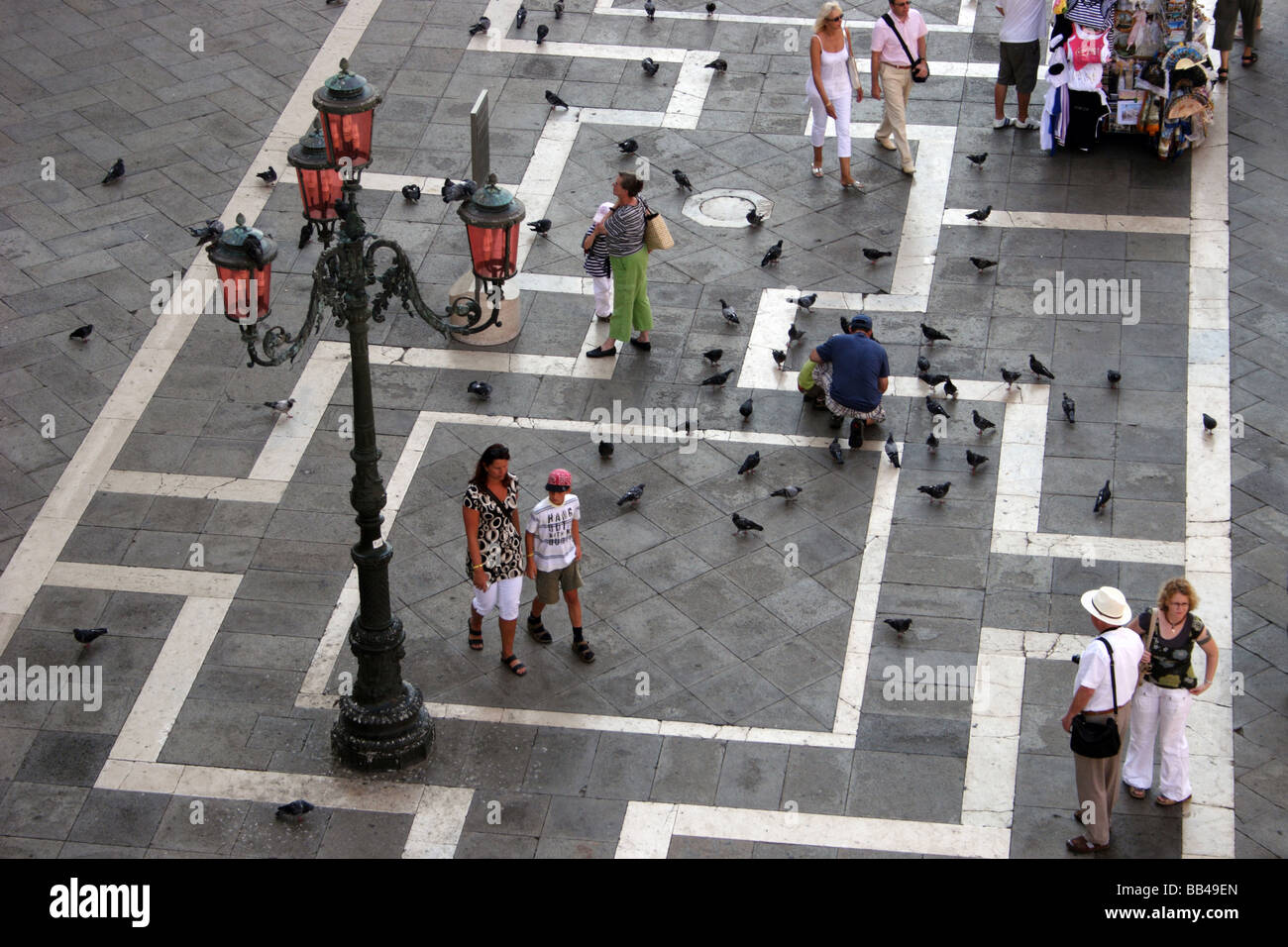 Venice: Piazza San Marco: tourists' labyrinth 1 Stock Photo - Alamy