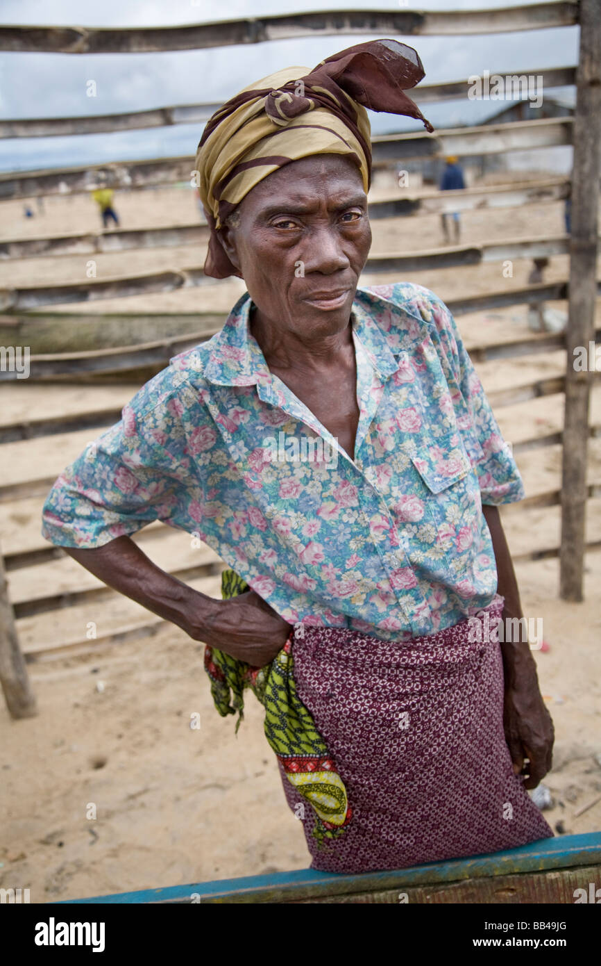 Life in the Monrovian fishing community of West Point in Liberia Stock ...