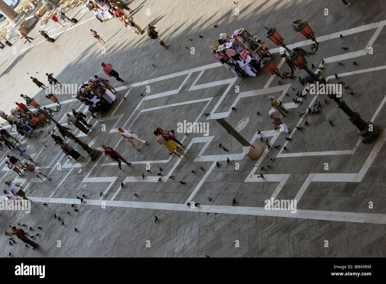Venice: Piazza San Marco: tourists' labyrinth 2 Stock Photo - Alamy