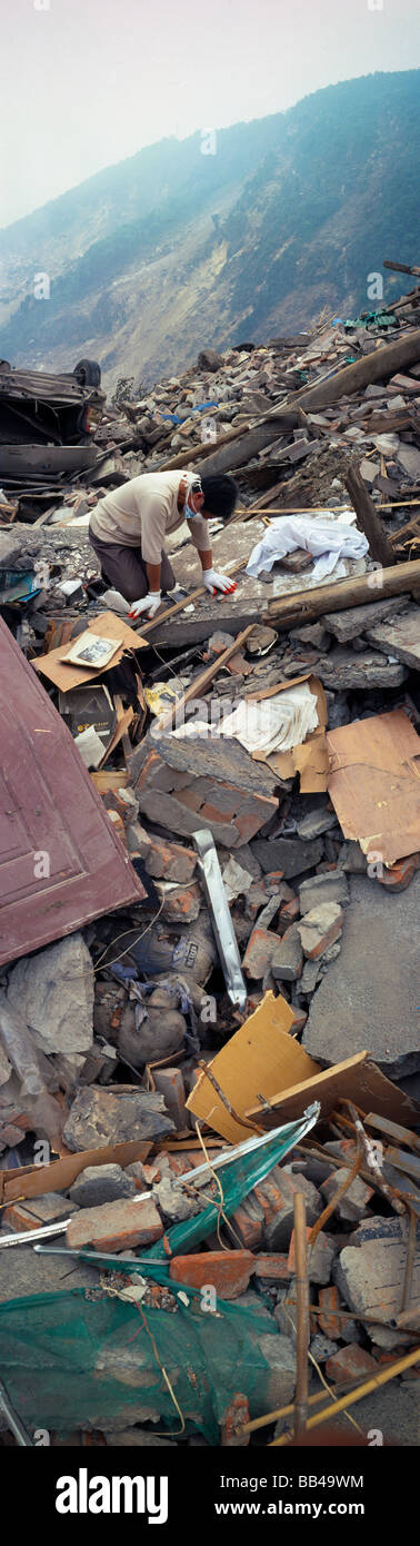 Beichuan china earthquake hi-res stock photography and images - Alamy