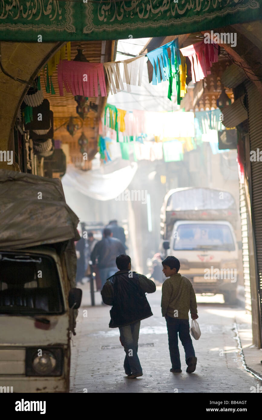 Busy bazaar in the ancient city of Aleppo in Syria Stock Photo - Alamy