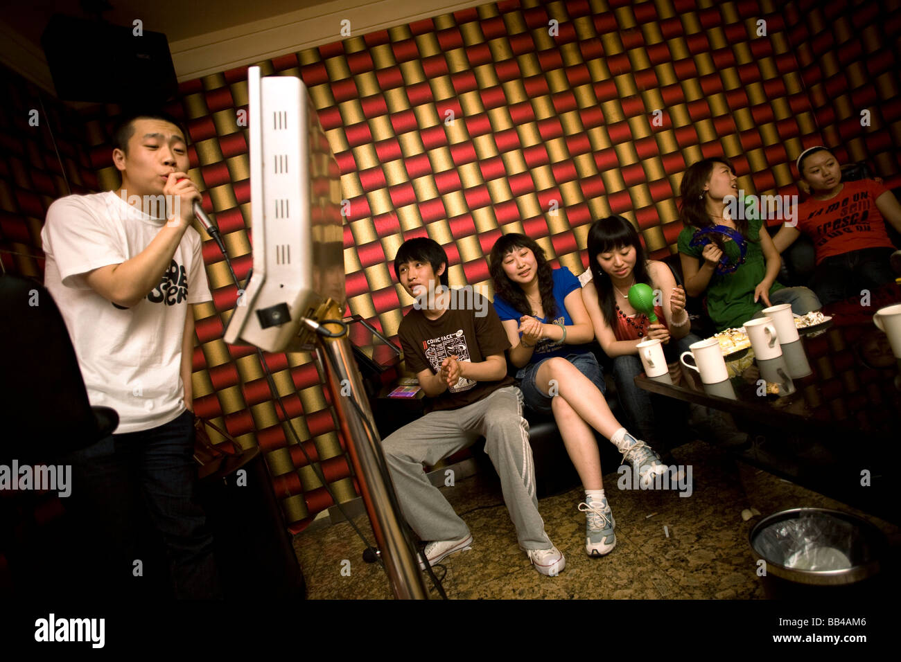 Birthday in china hi-res stock photography and images - Alamy