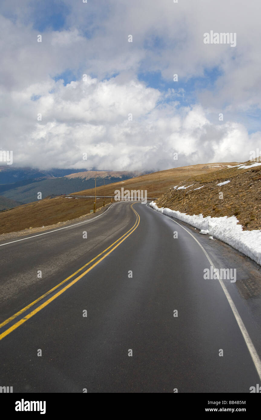 Colorado, Rocky Mountain National Park. Trail Ridge Road above ...