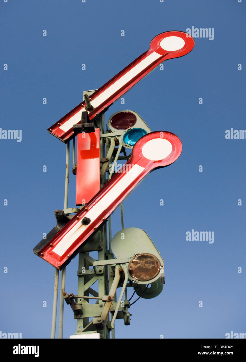 Red train signal hi-res stock photography and images - Alamy
