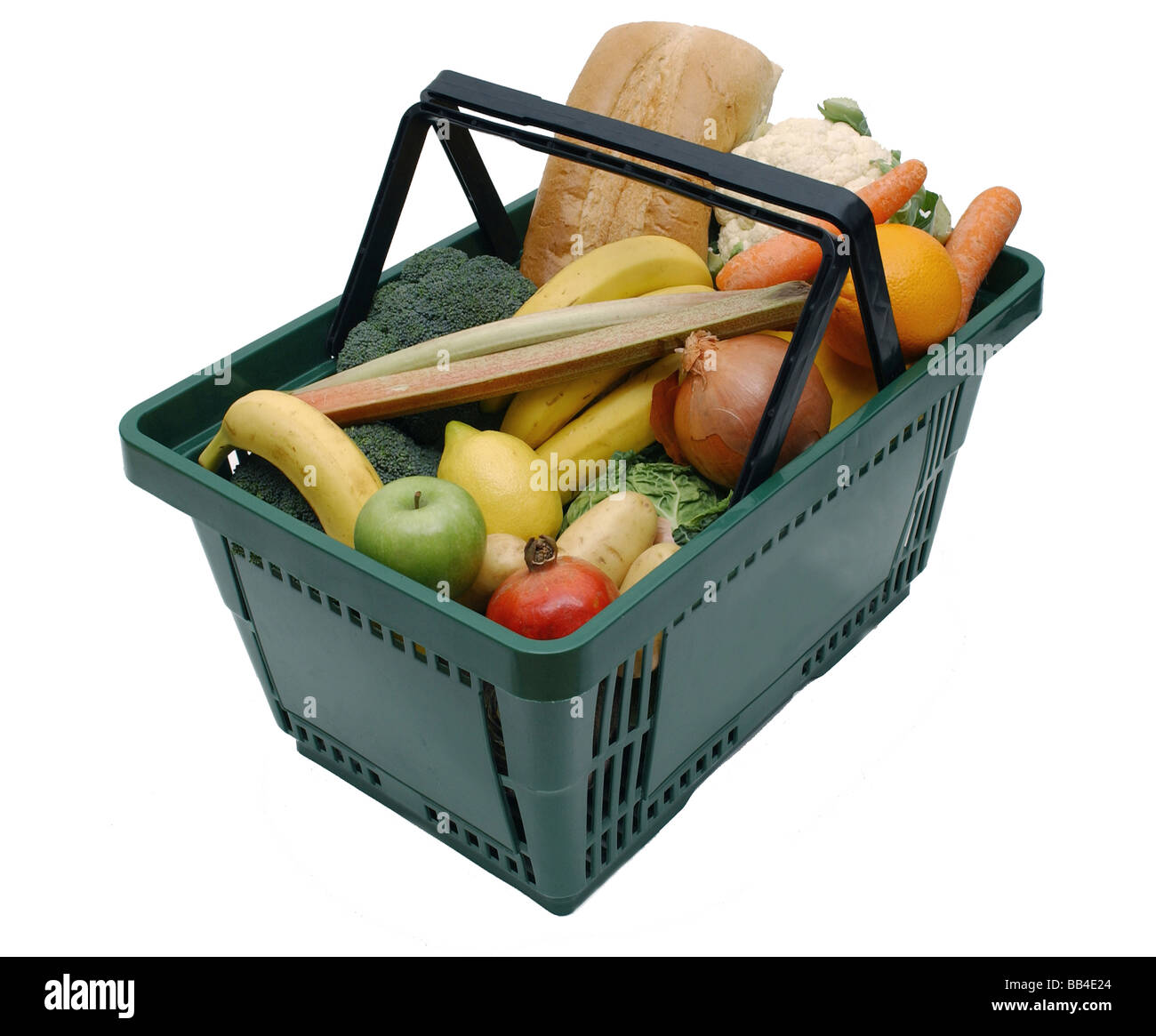 Supermarket basket hi-res stock photography and images - Alamy
