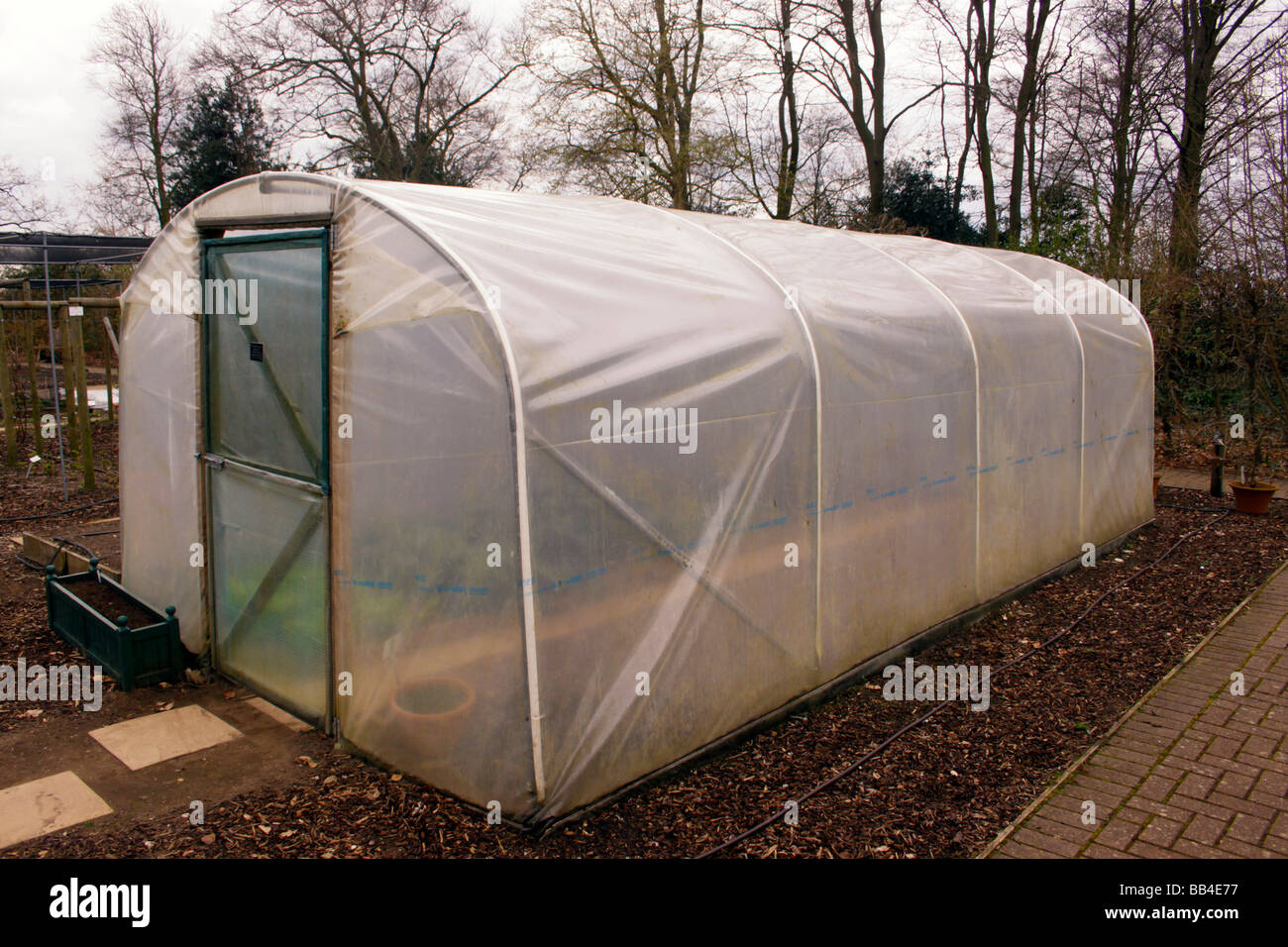 Plastic tunnel garden hi-res stock photography and images - Alamy