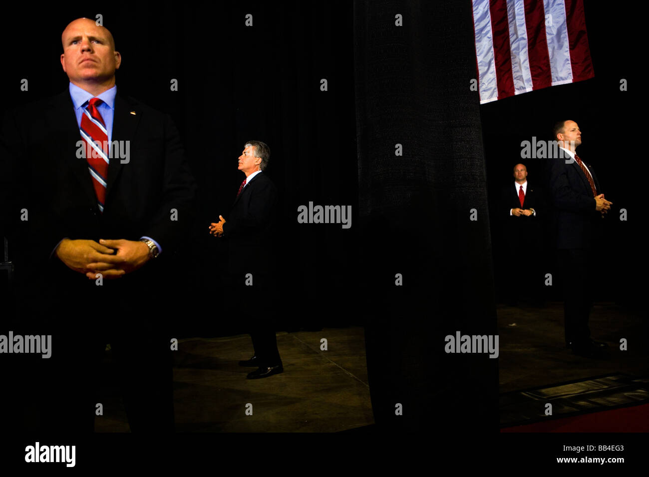 President Bush attends a New Jersey Republican fundraiser Stock Photo ...