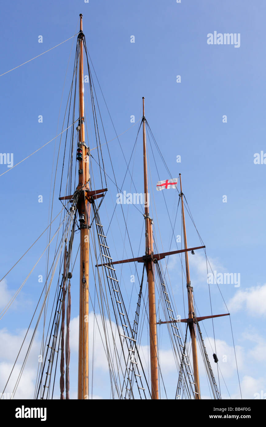 Traditional wooden three masted ship hi-res stock photography and ...