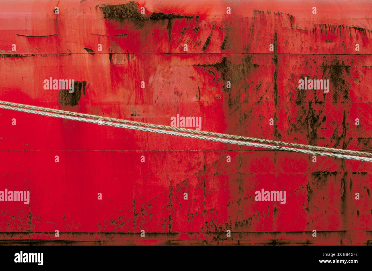 Red rusted hull of a oceanliner Stock Photo - Alamy