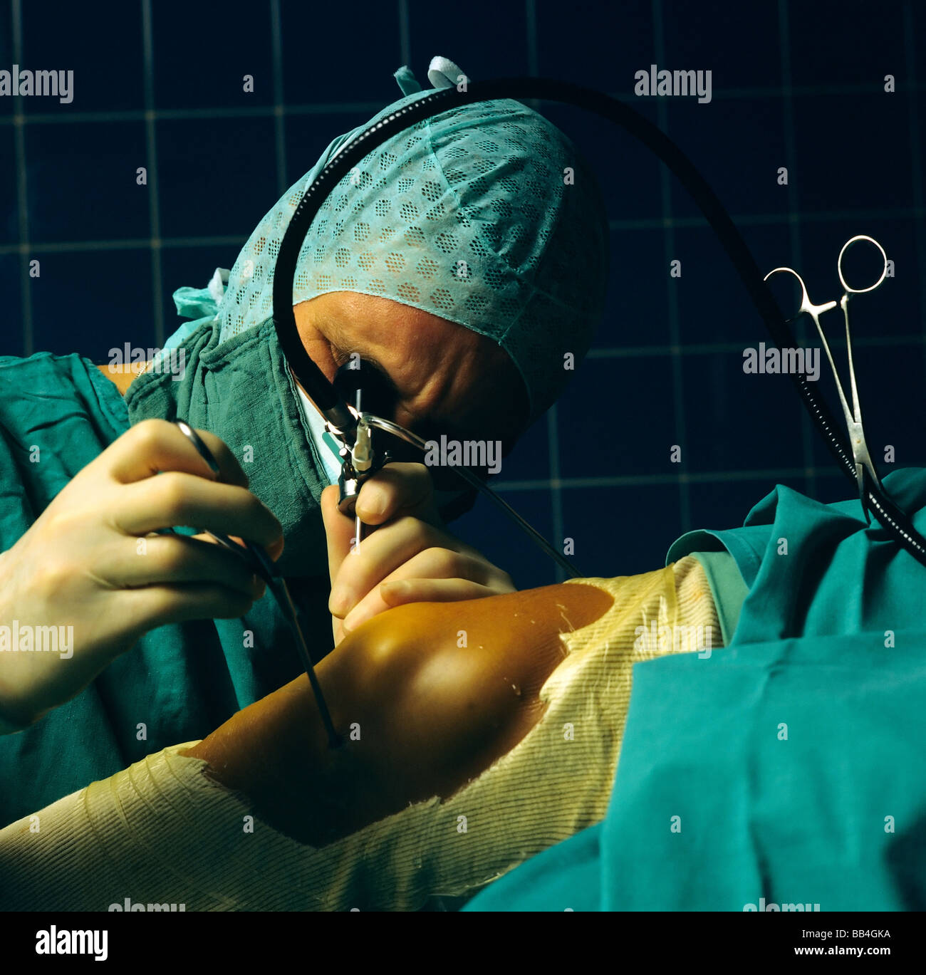 Knee visual intra articular exploration hi-res stock photography and ...