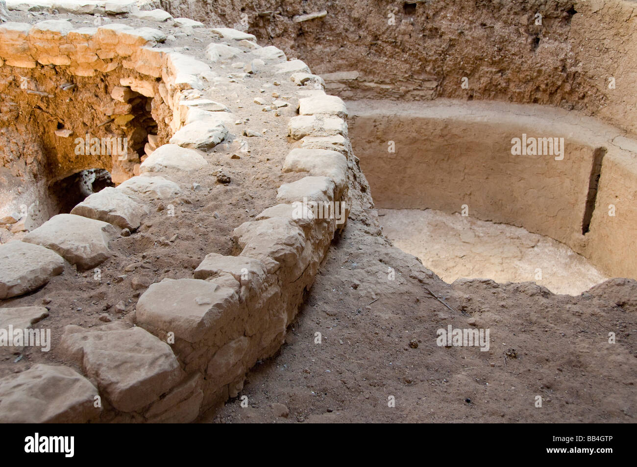 Usa pit house national park historic hi-res stock photography and ...