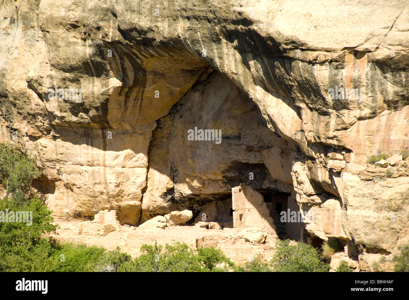 Colorado, Mesa Verde National Park. Sun Point View pull out, Cliff ...