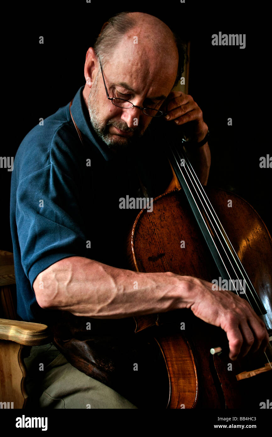 Man plays cello hi-res stock photography and images - Alamy