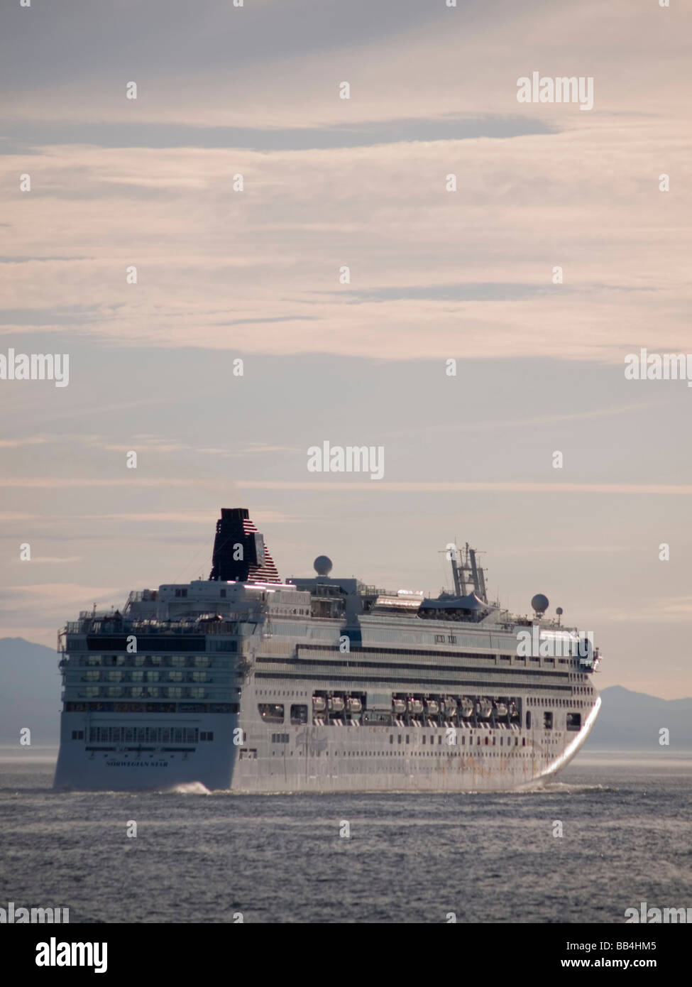 An ocean going cruise ship Stock Photo - Alamy