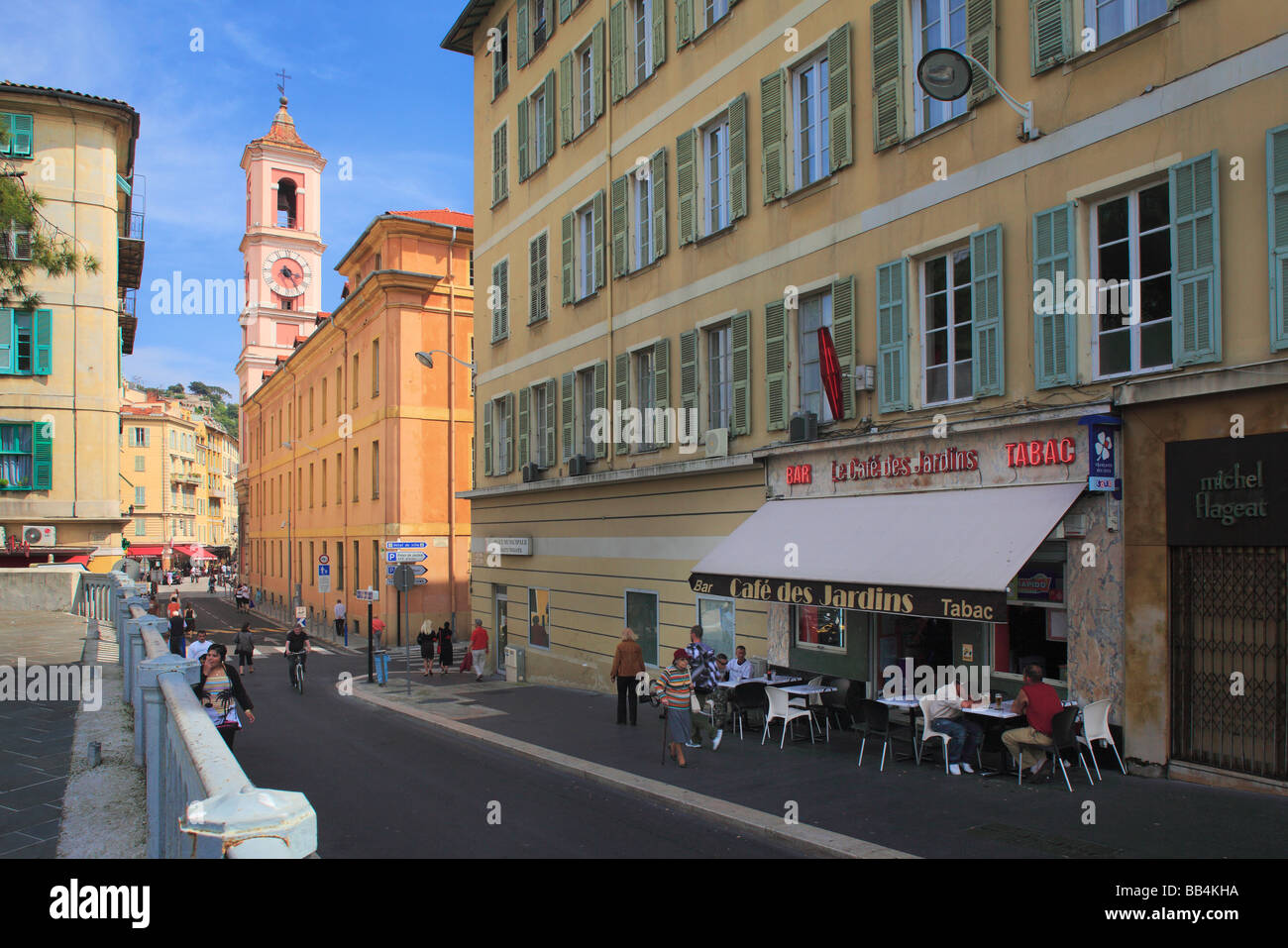 Street scene in the "Vielle Ville" (old town) part of Nice on the ...