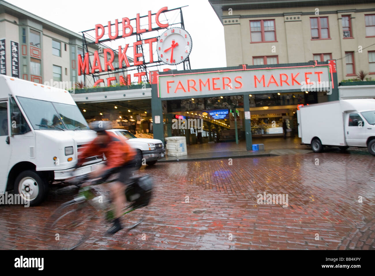 WA, Seattle, Pike Place Market, rainy day at the market Stock Photo - Alamy