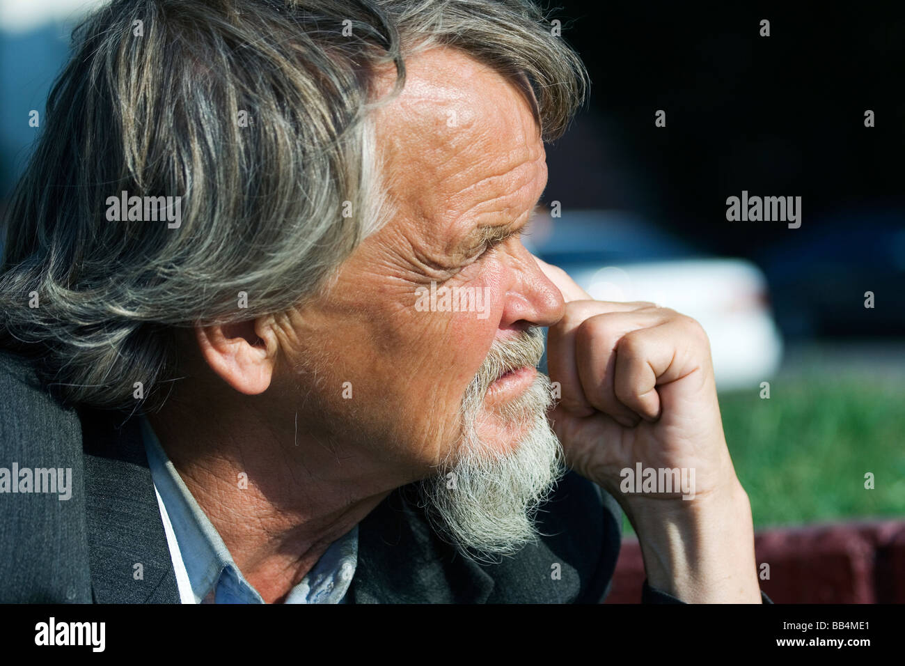 Sad old man Stock Photo - Alamy