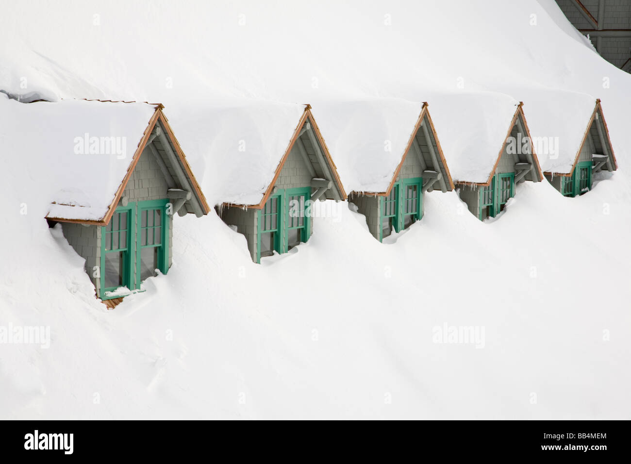 Paradise inn in winter mount hi-res stock photography and images - Alamy
