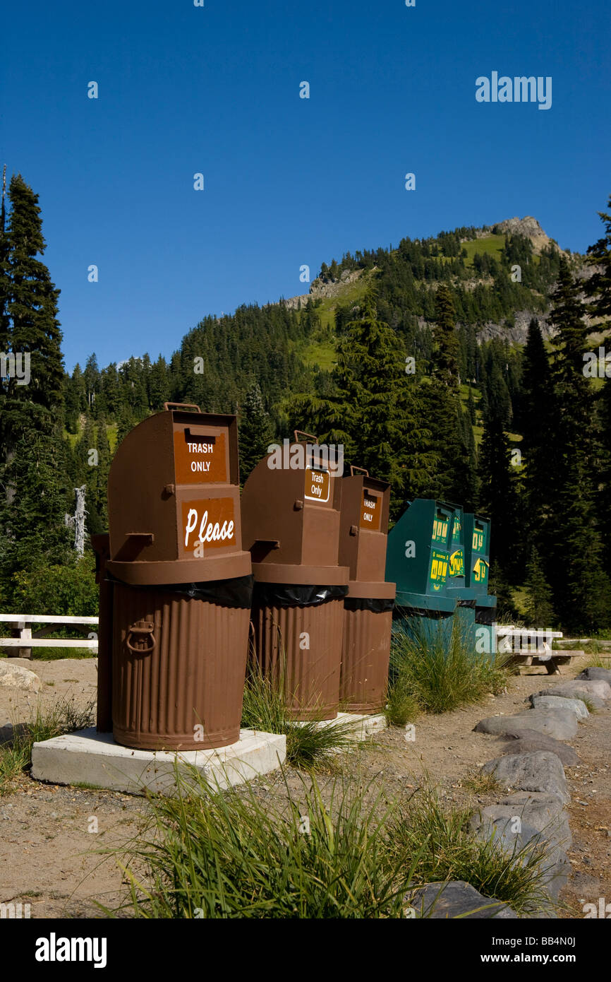 Garbage cans national park usa hi-res stock photography and images - Alamy