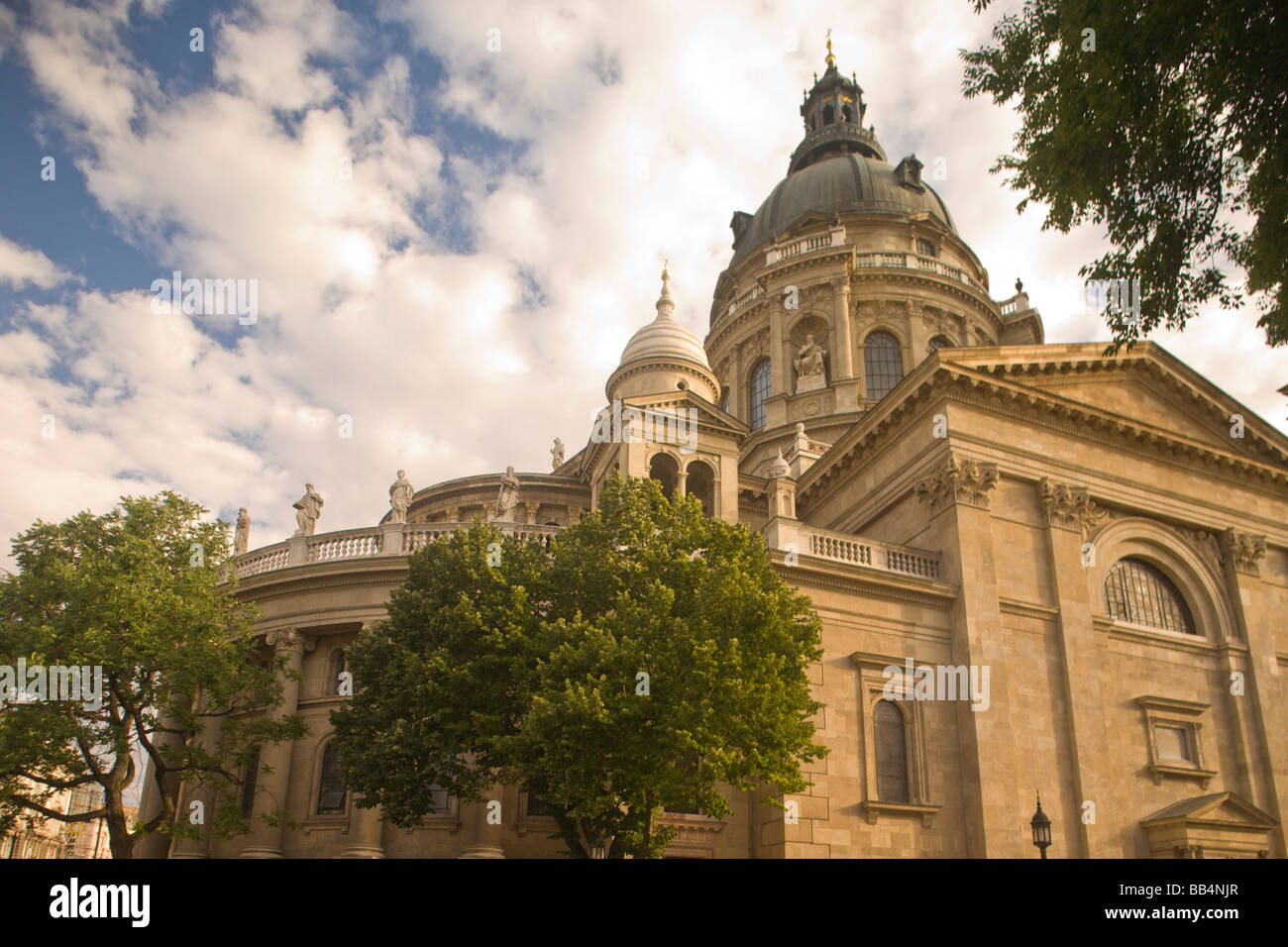 HUNGARY, Budapest. Dome of St. Stephen's Basilica (RF Stock Photo - Alamy