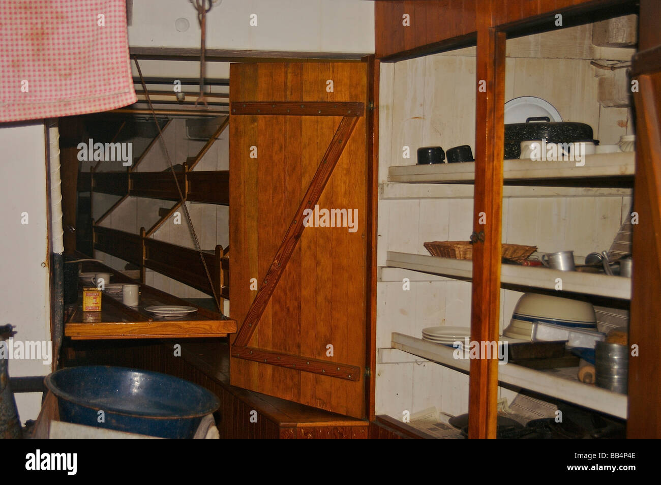 Wood bunks hi-res stock photography and images - Alamy