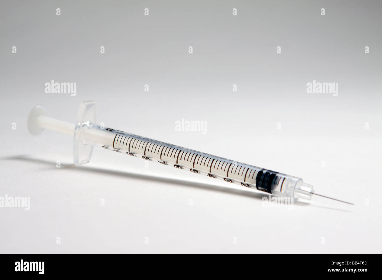 Syringe hi-res stock photography and images - Alamy