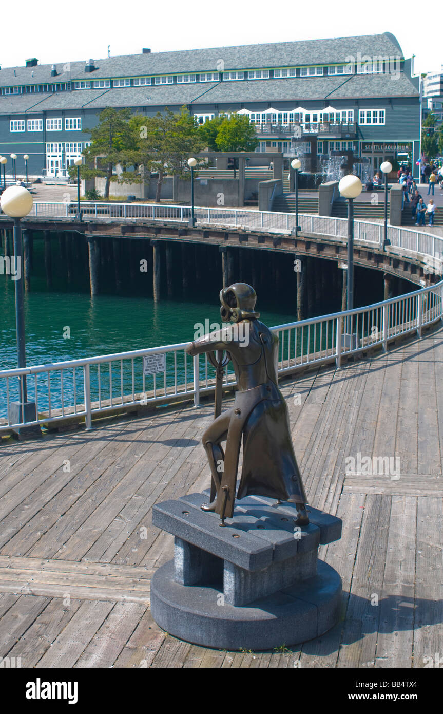 Christopher Columbus statue and Seattle Aquarium on Seattle's ...