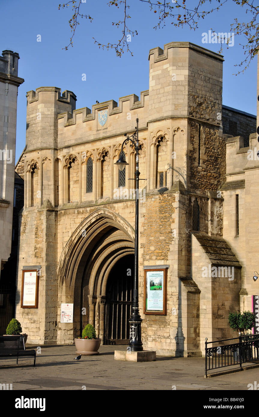 Norman Gate, Cathedral Square, Peterborough, Cambridgeshire, England ...