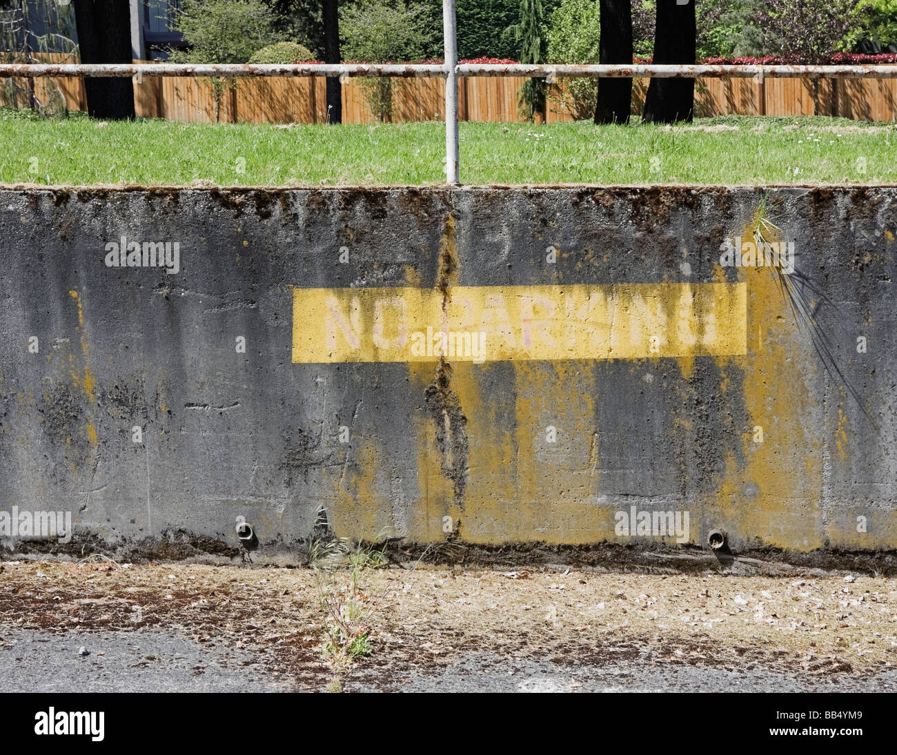 parking demarcation on building Stock Photo - Alamy