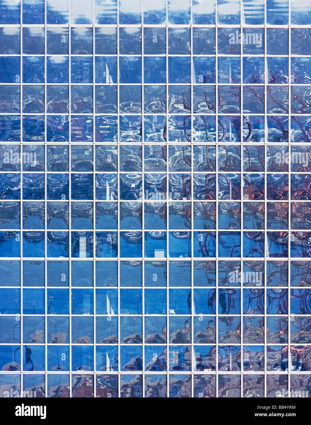 glass wall of skyscraper Stock Photo - Alamy