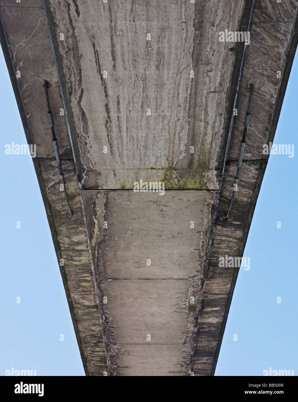 underside of pedestrian bridge Stock Photo - Alamy