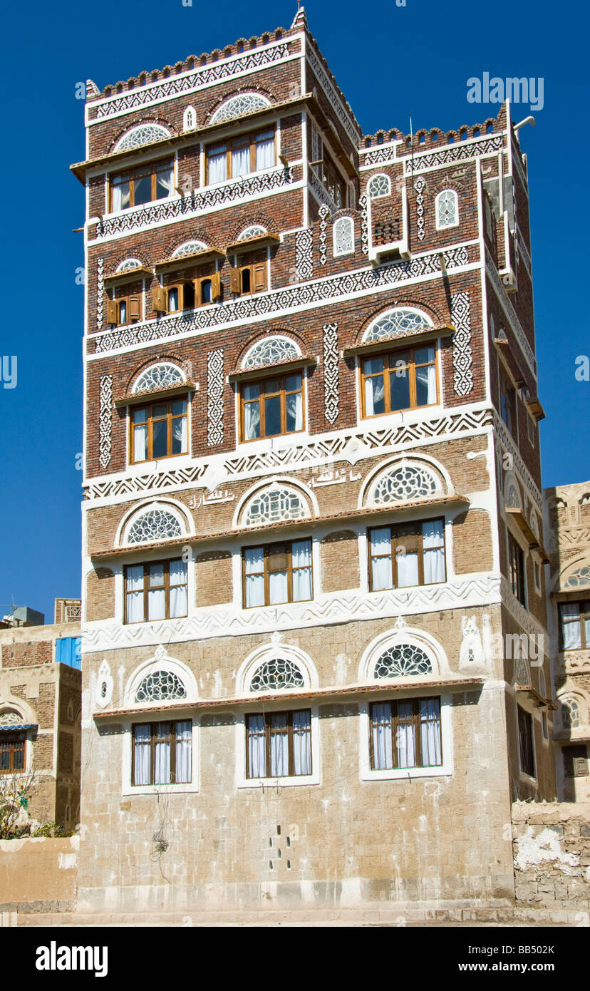 Traditional building in the old town district of Sana'a Yemen Stock ...