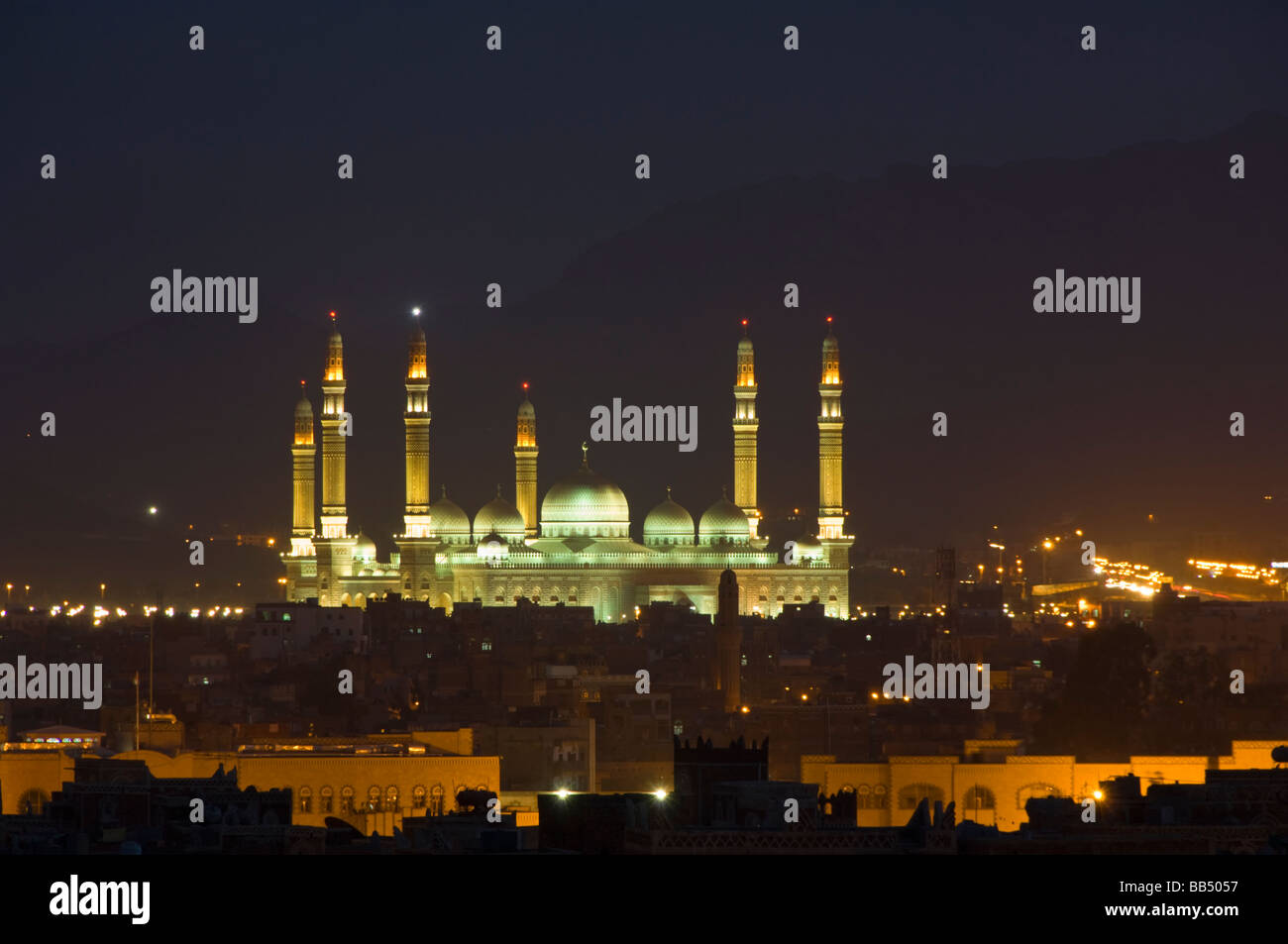 Grand Mosque Sana'a Yemen at dusk Stock Photo - Alamy