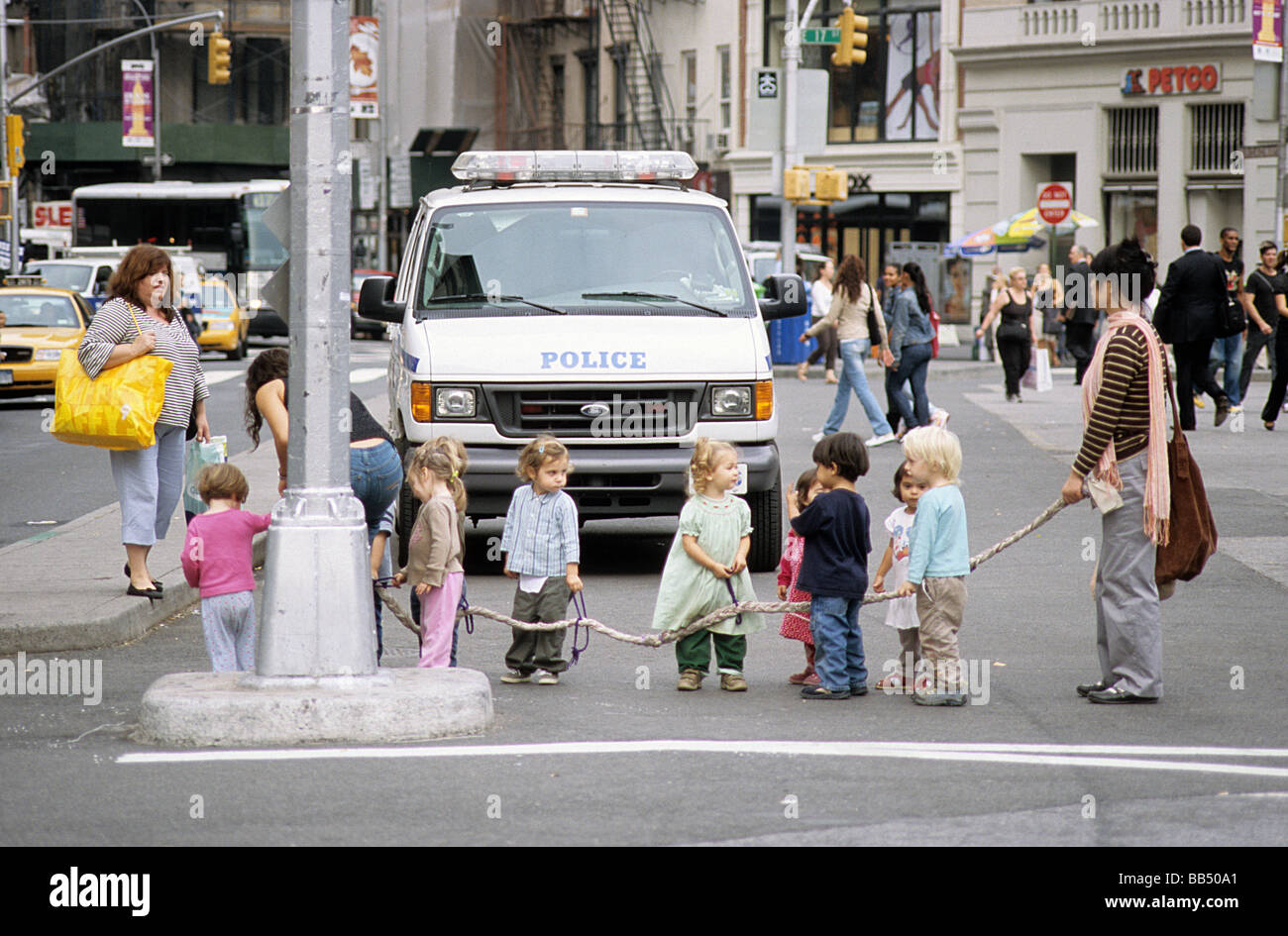 Holding on to loops on rope hi-res stock photography and images - Alamy